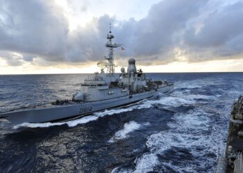 Type 42 Sheffield Class: The UK's Cold War-Era Destroyers ...